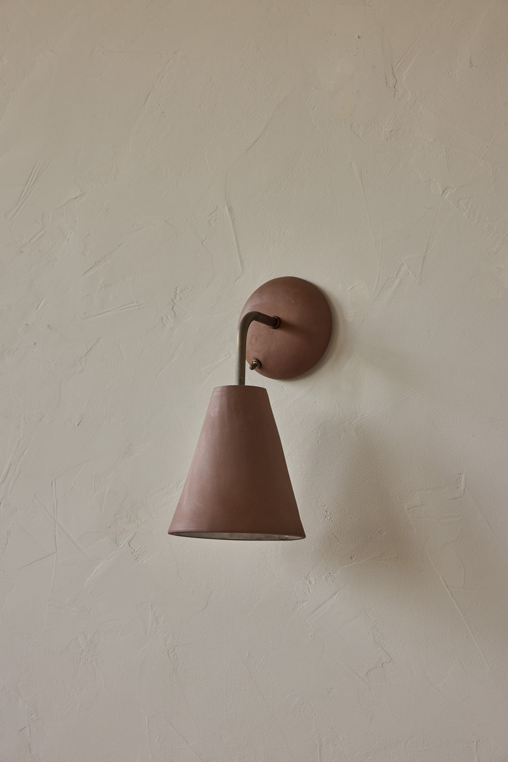 Simple Sconce in Mud – NPAGE STUDIO