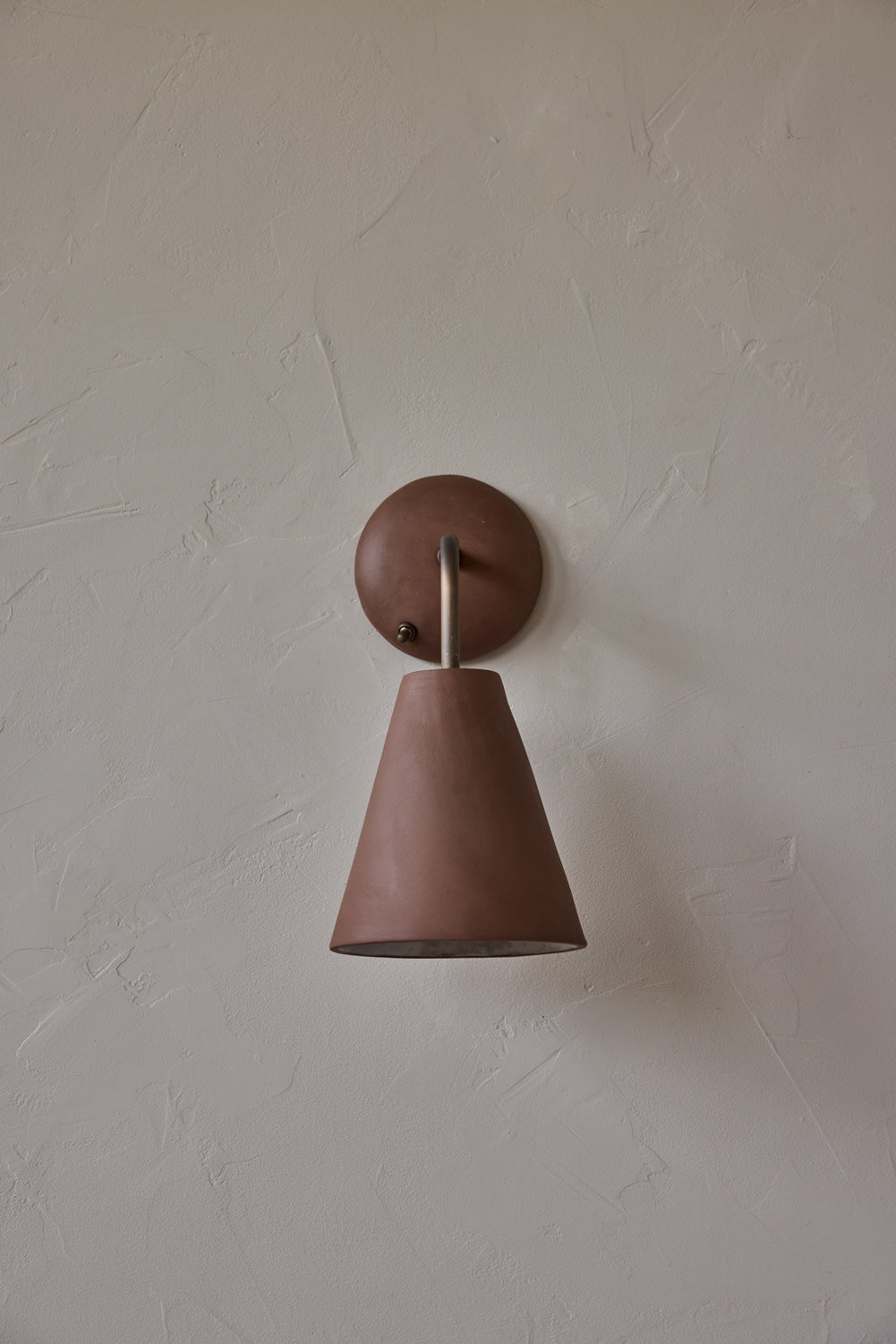 Simple Sconce in Mud – NPAGE STUDIO